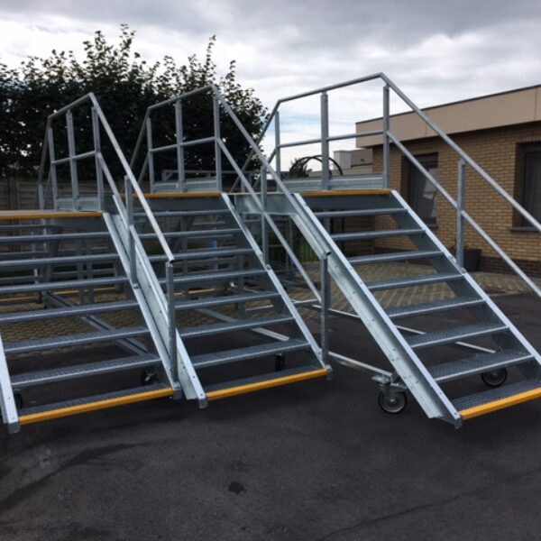 Gegalvaniseerde mobiele trap | Alu Comfort | Verrijdbare trappen online